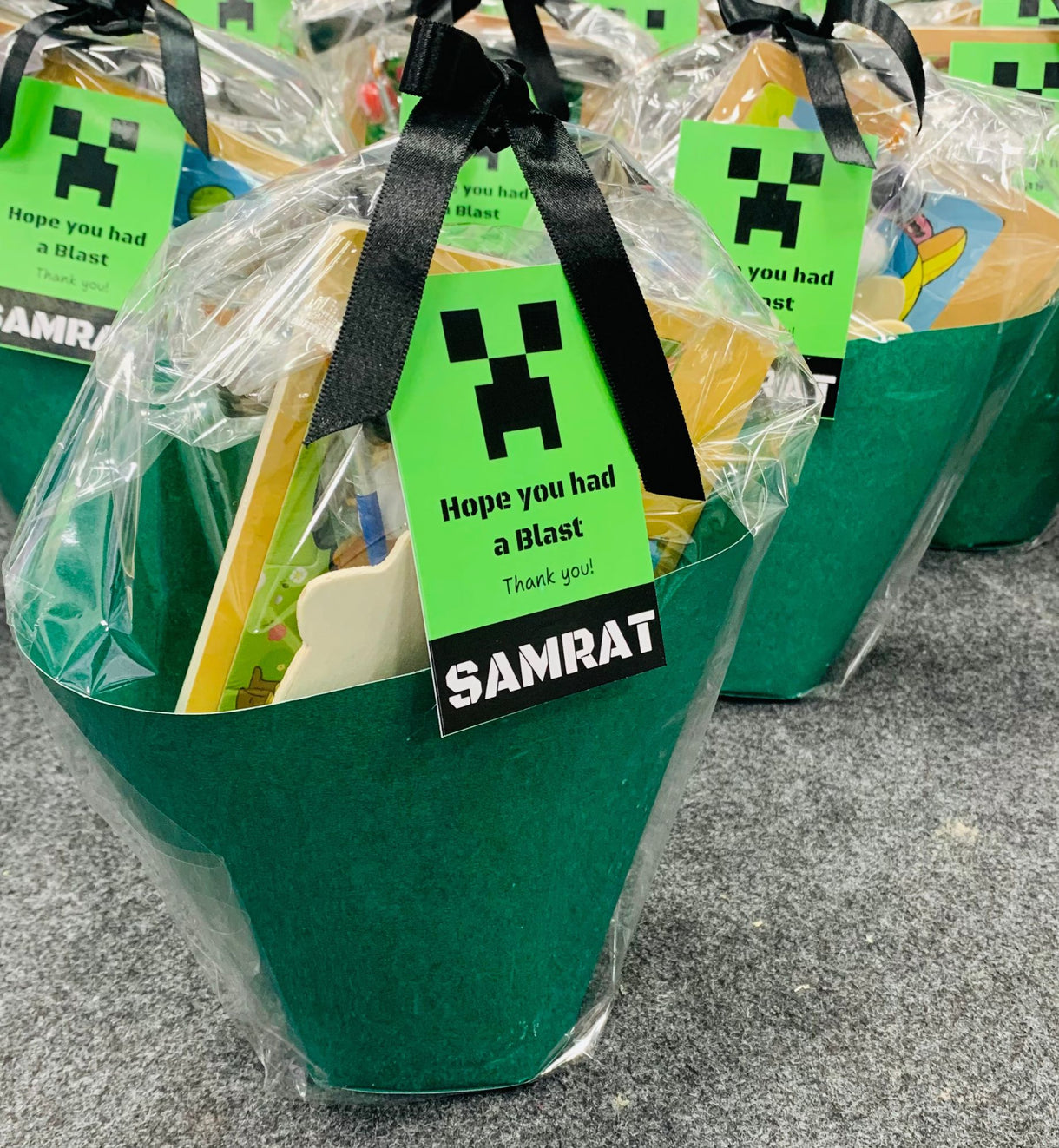 Minecraft Hamper (H0223) | EleWrap Gifting Studio